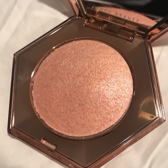 Fenty Beauty | Makeup | Fenty Beauty Rose Rave Highlighter | Poshmark